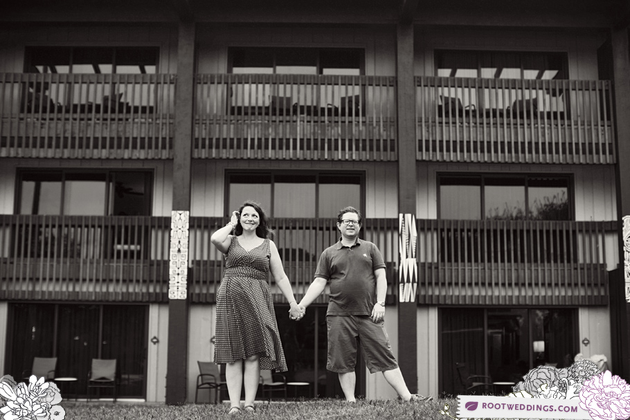 Melanie + Brent : Disney Polynesian Village Resort Engagement Session